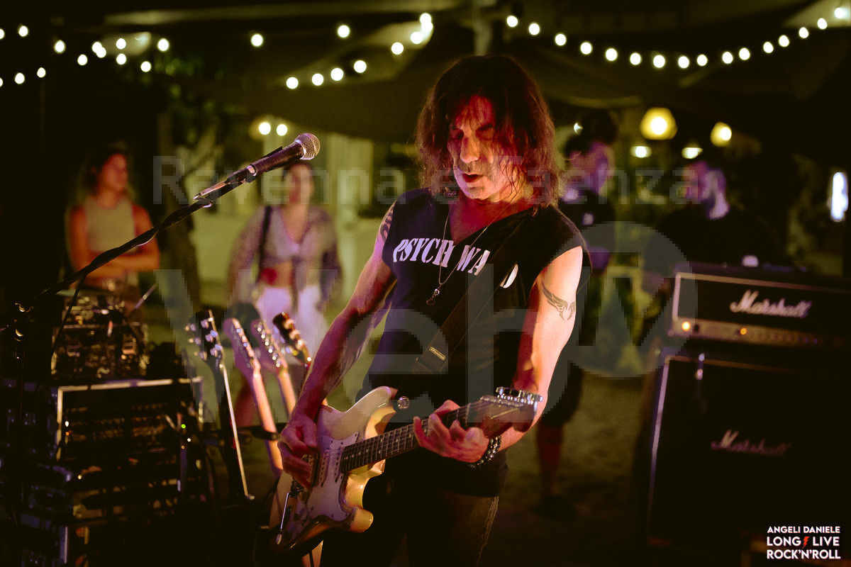 World, universe e...Ravenna. Il chitarrista Stef Burns a Officina della ...