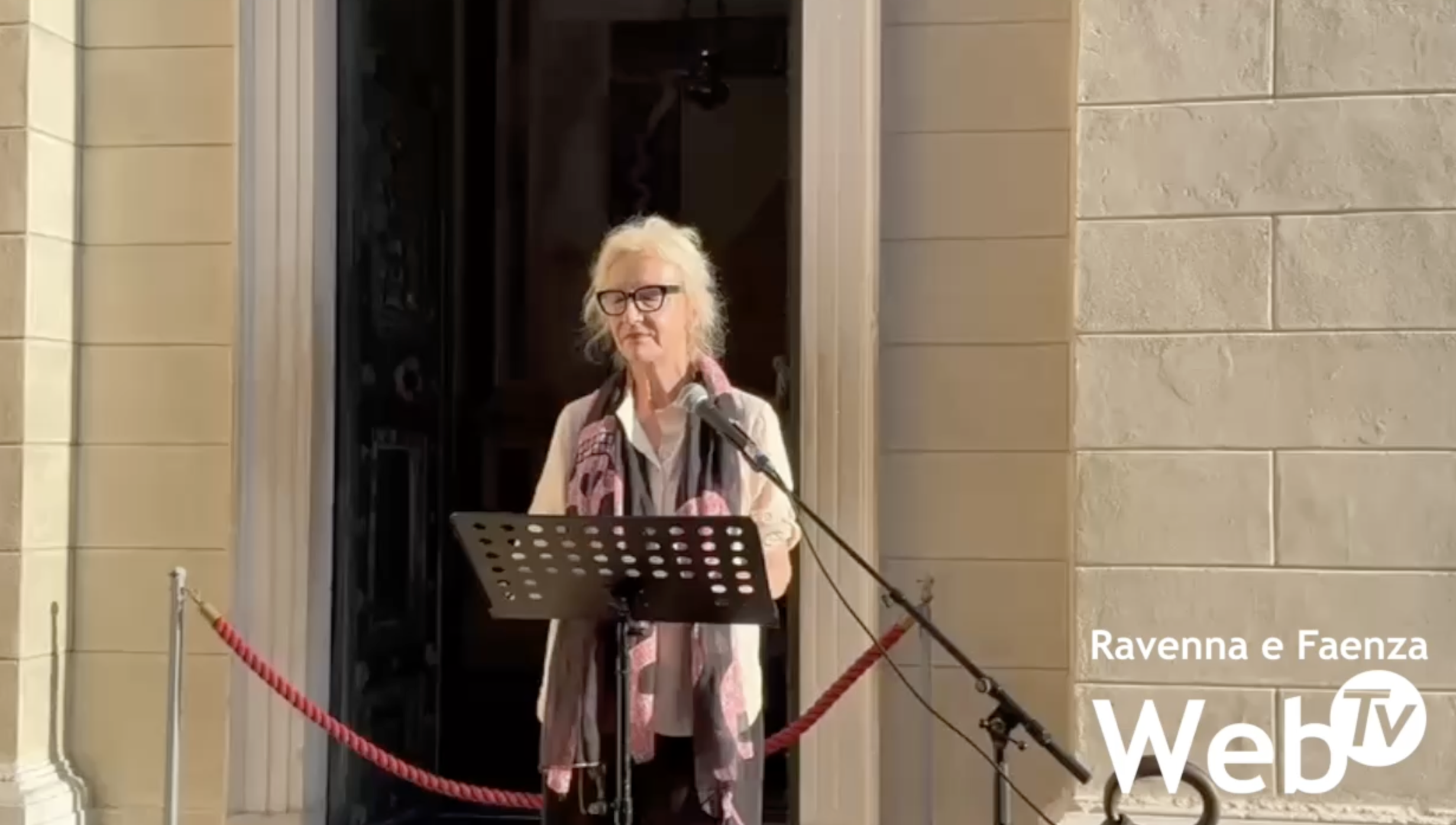 L’autrice premio Pulitzer Elizabeth Strout legge Dante - Ravenna Web Tv
