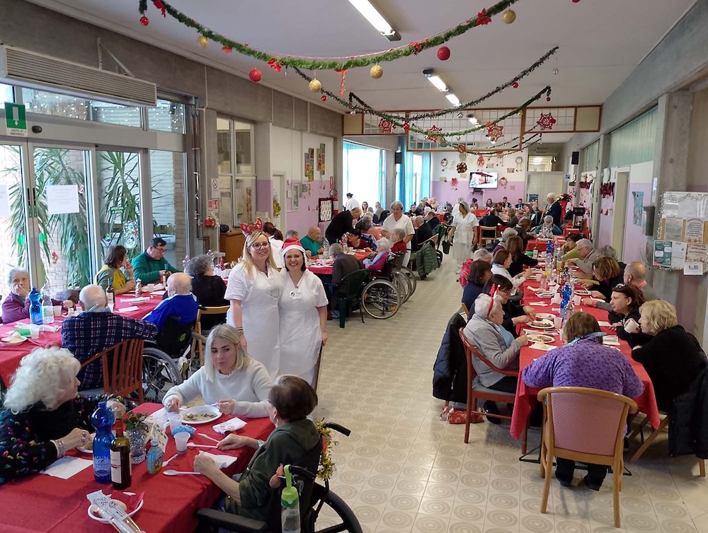 A Bagnacavallo in 250 al grande pranzo di Natale della Cra F.lli ...